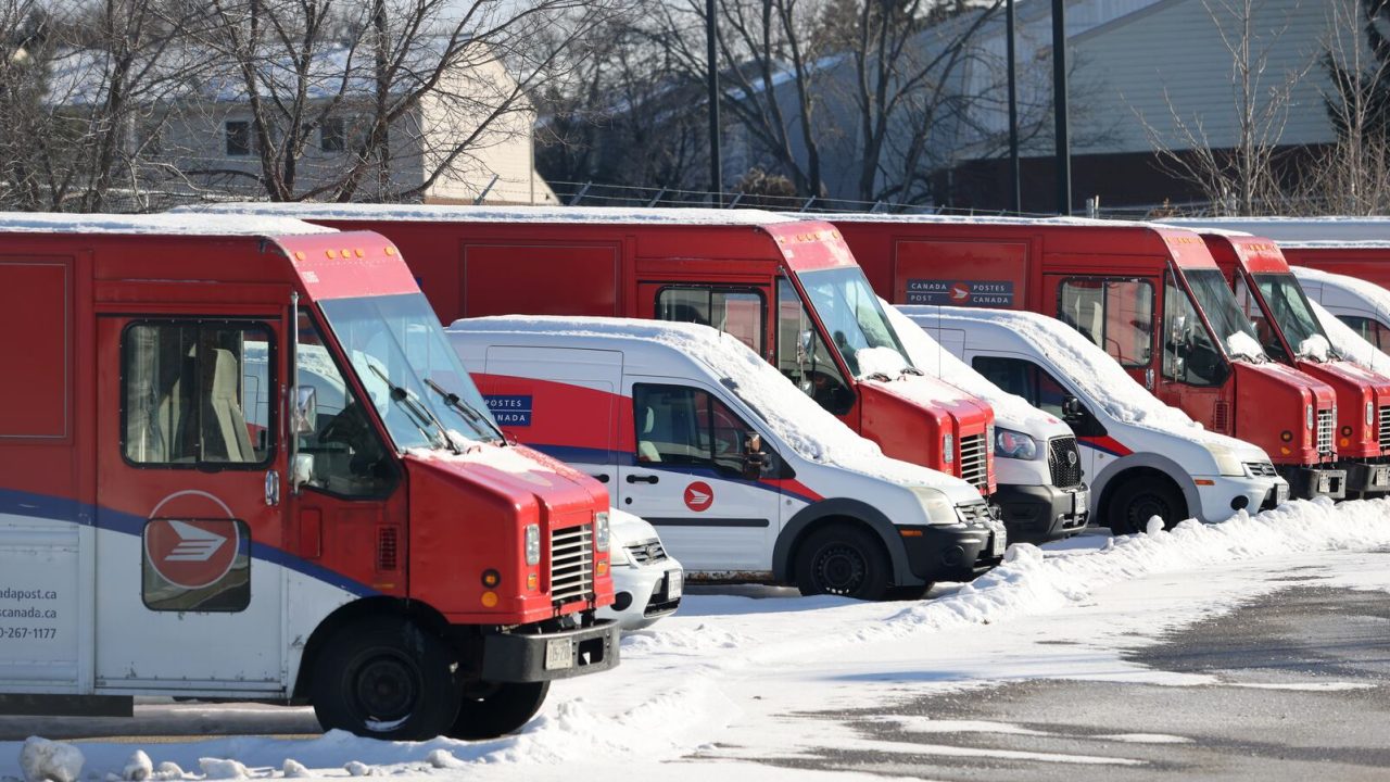 Ontario Snowstorm Halts Mail Service as Canada Post Issues Red Alert ...