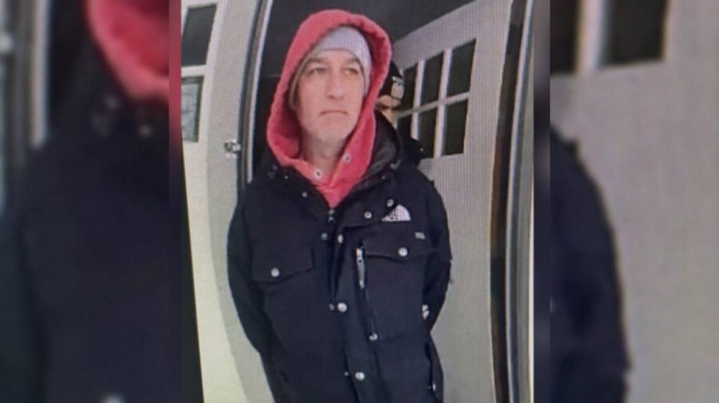 wo People Dead in Mississauga; Police Search for Armed and Dangerous ...